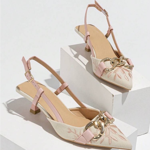 Rebellious Rose | Shoes | Chain Decorated Cat Design Pointed Toe Closed ...